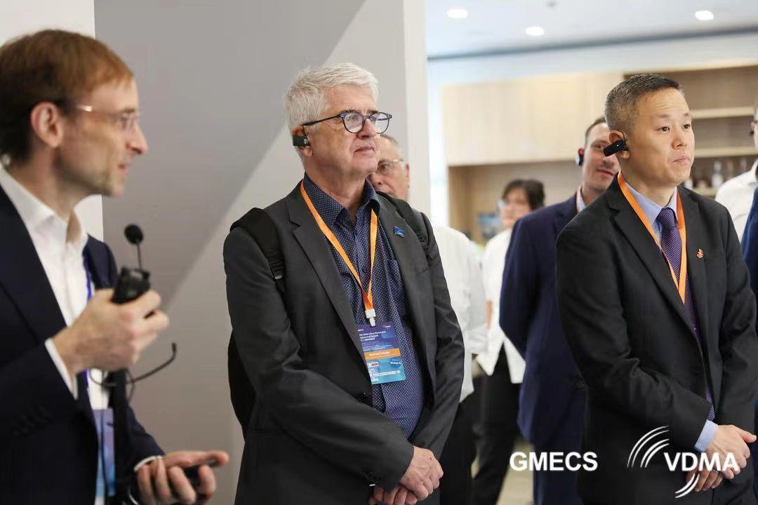English/Chinese Simultaneous interpreting event in China